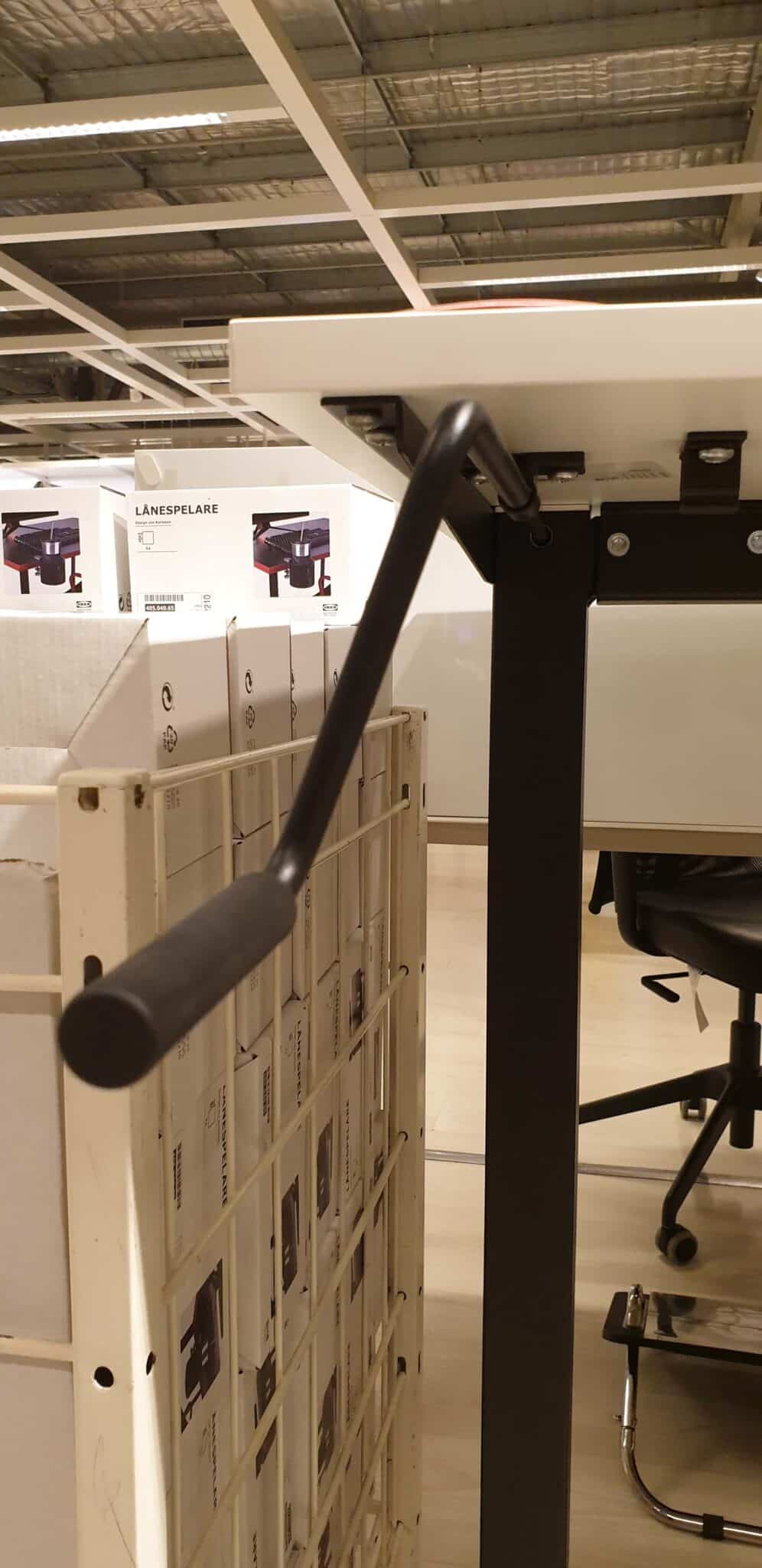 Electric vs Manual Standing Desk: Which is Better To Use?