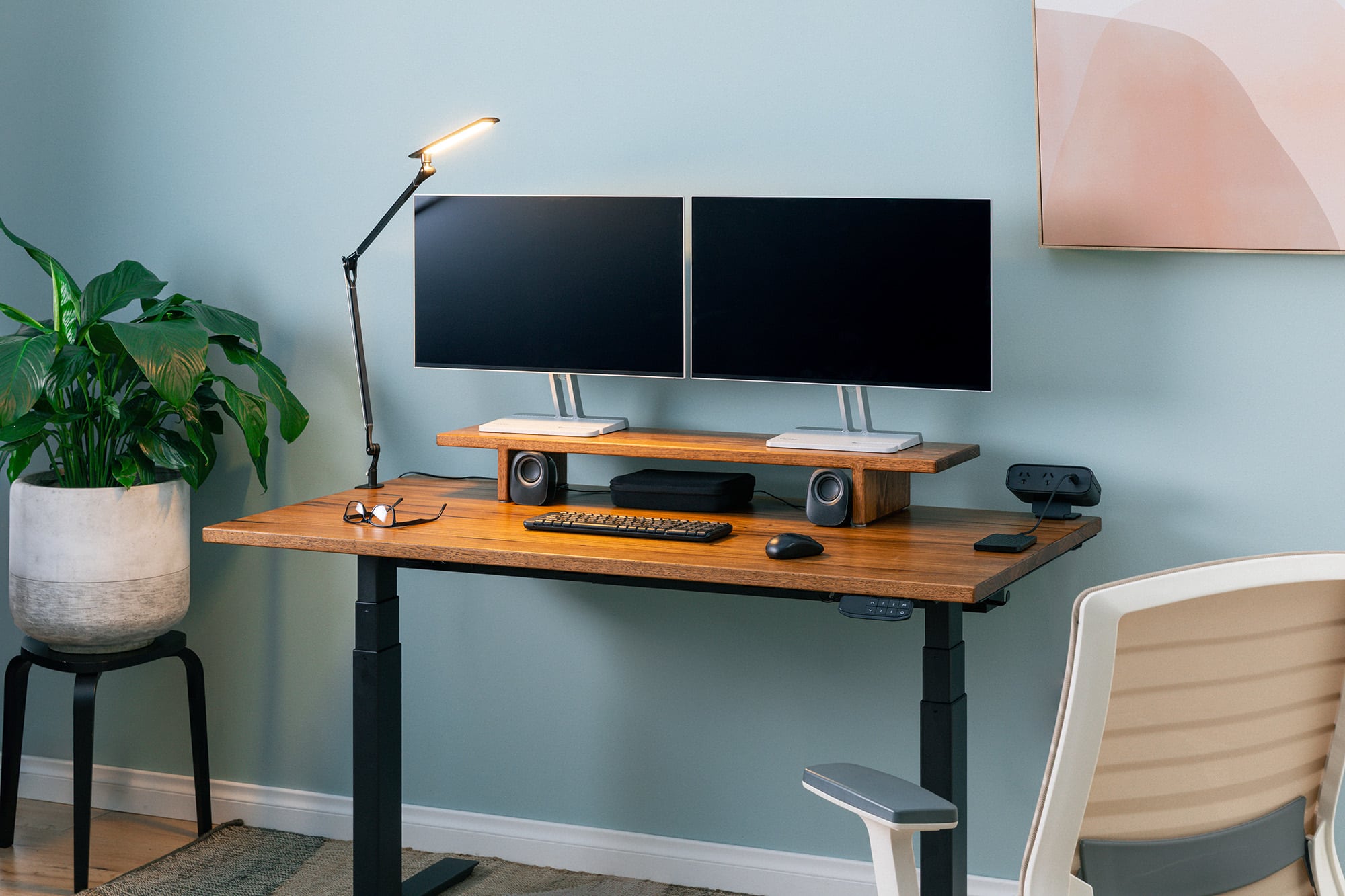 12 Best Standing Desks In Australia 2025 [Reviewed & Compared]