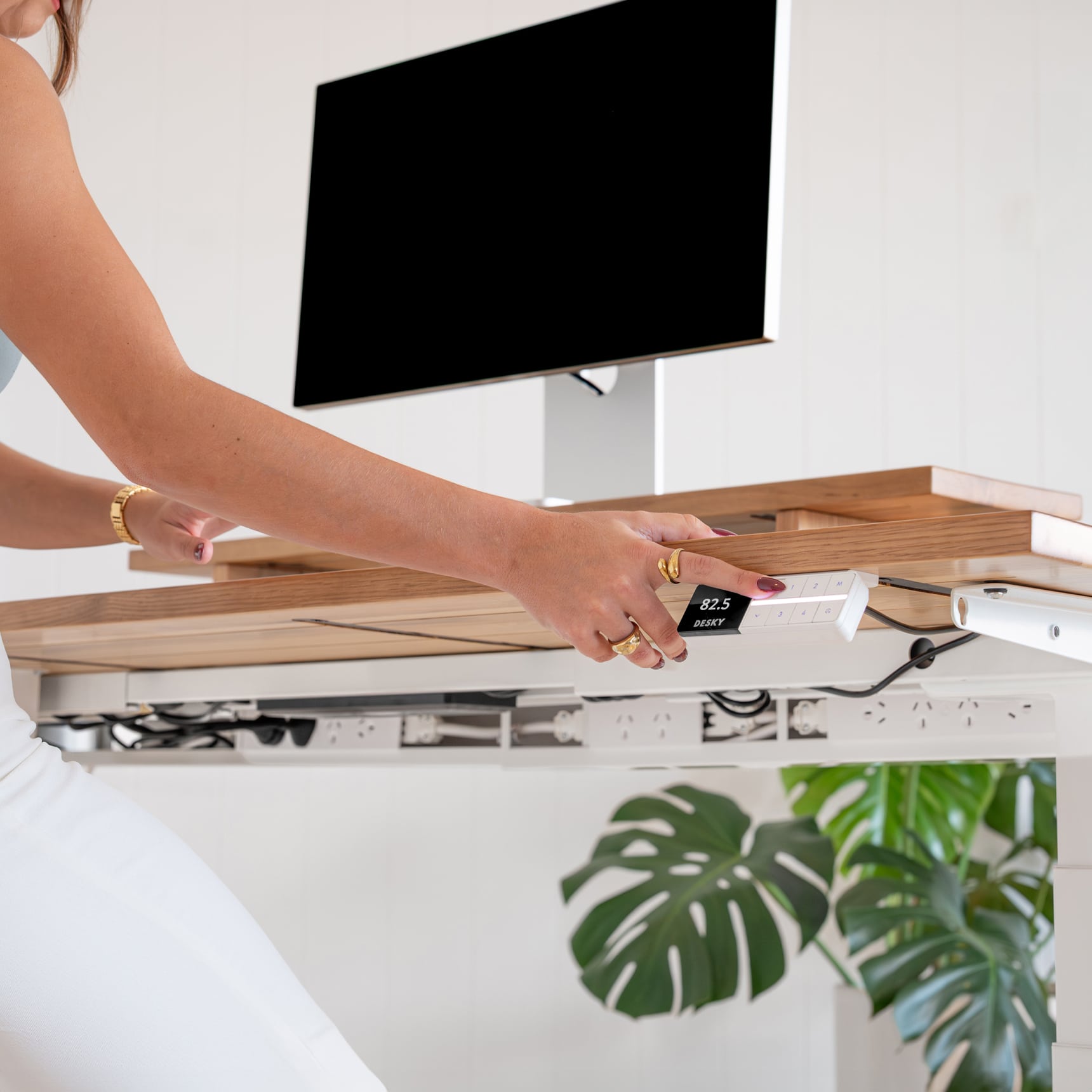 12 Best Standing Desks In Australia 2026 [Reviewed & Compared]